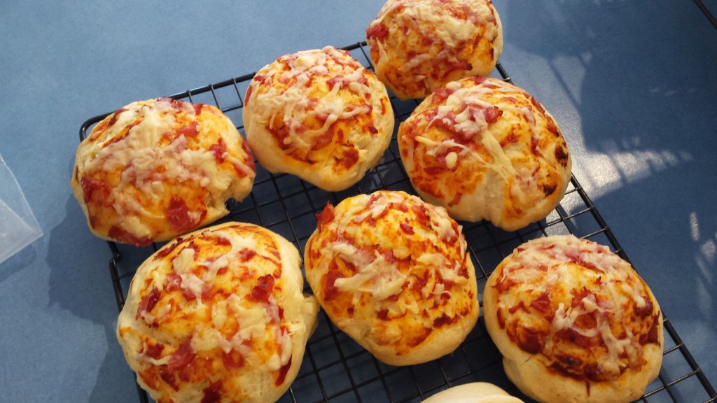 Savoury Damper Rolls | Itchin' Kitchen